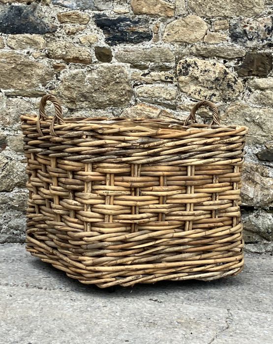 Very large log basket